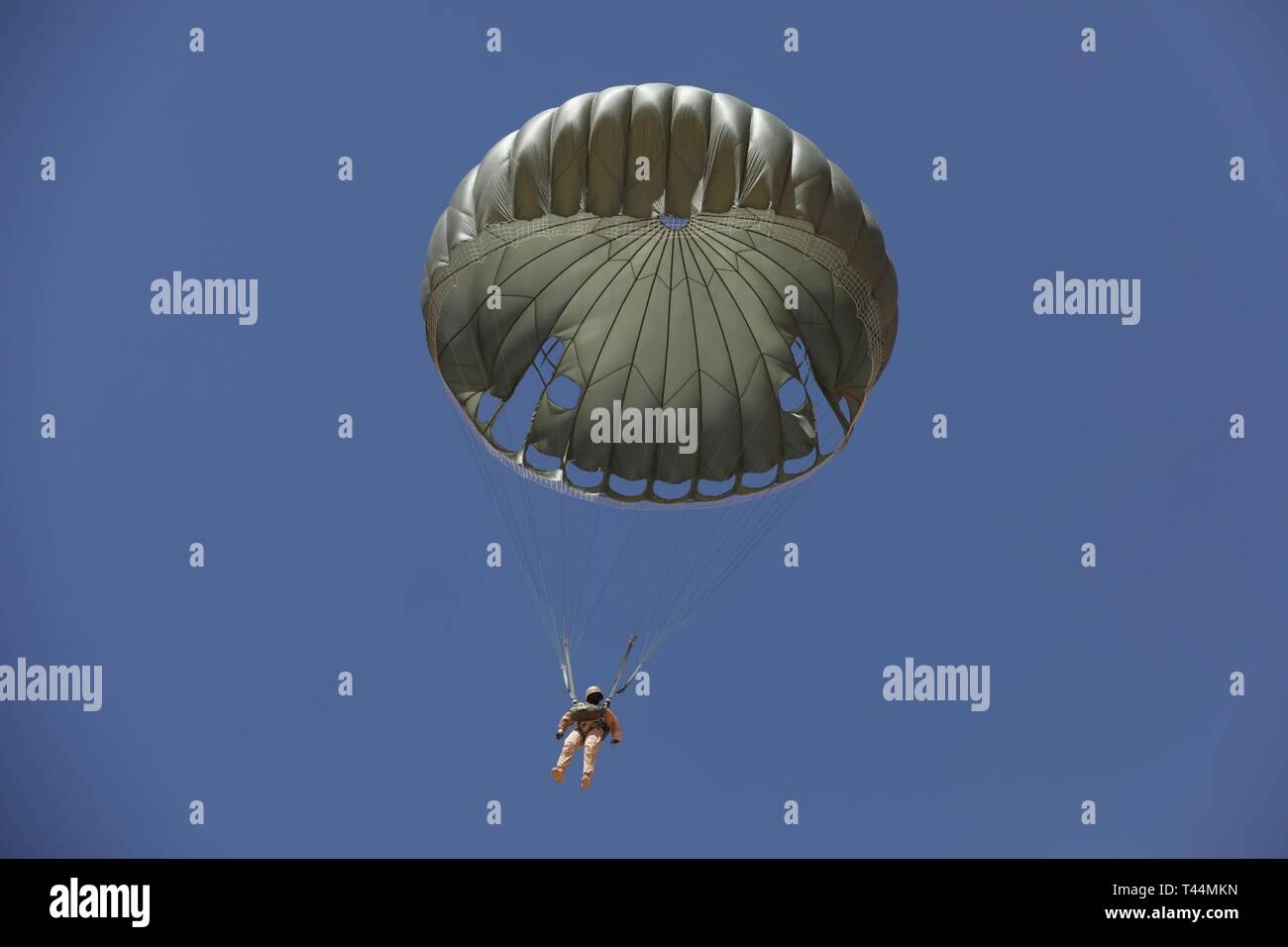 Mauritanian forces conduct an airborne operation during Exercise ...