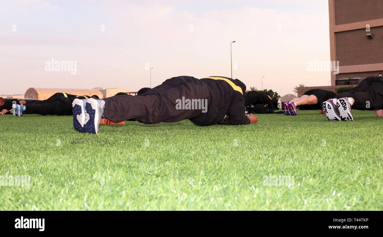 Military prt exercises hi-res stock photography and images - Alamy