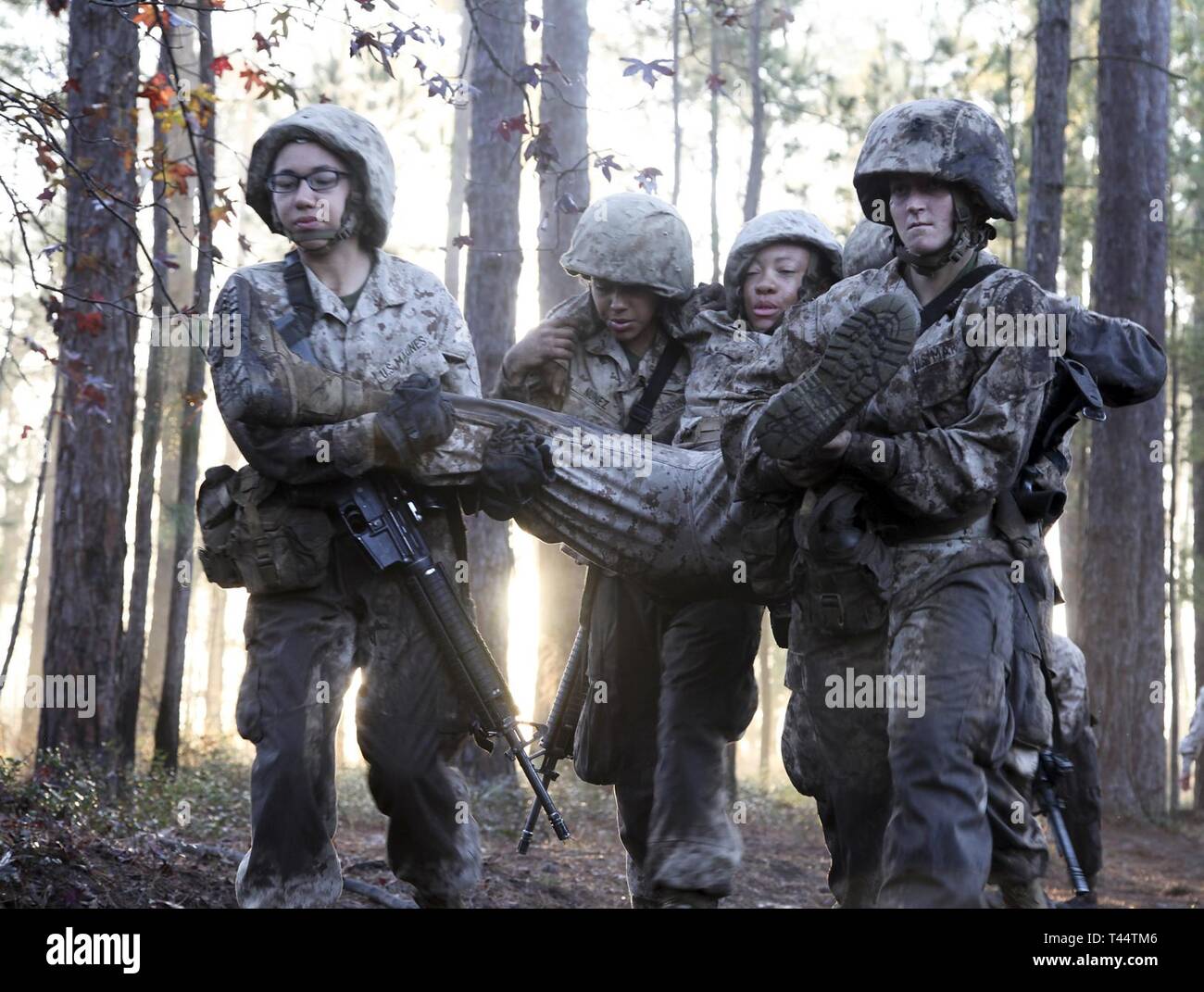 Recruits with November Company, 4th Recruit Training Battalion ...