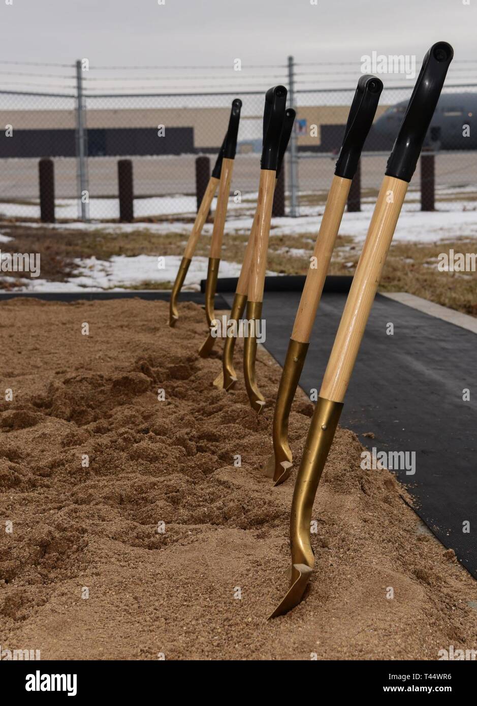 Groundbreaking ceremony shovels hi-res stock photography and images - Alamy