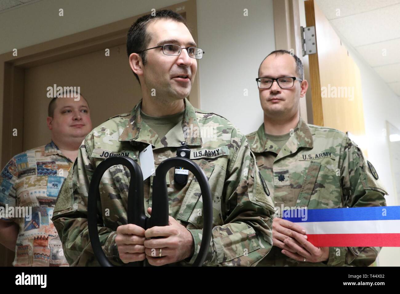 U.S. Army Maj. George Johnson, Brooke Army Medical Center, describes ...