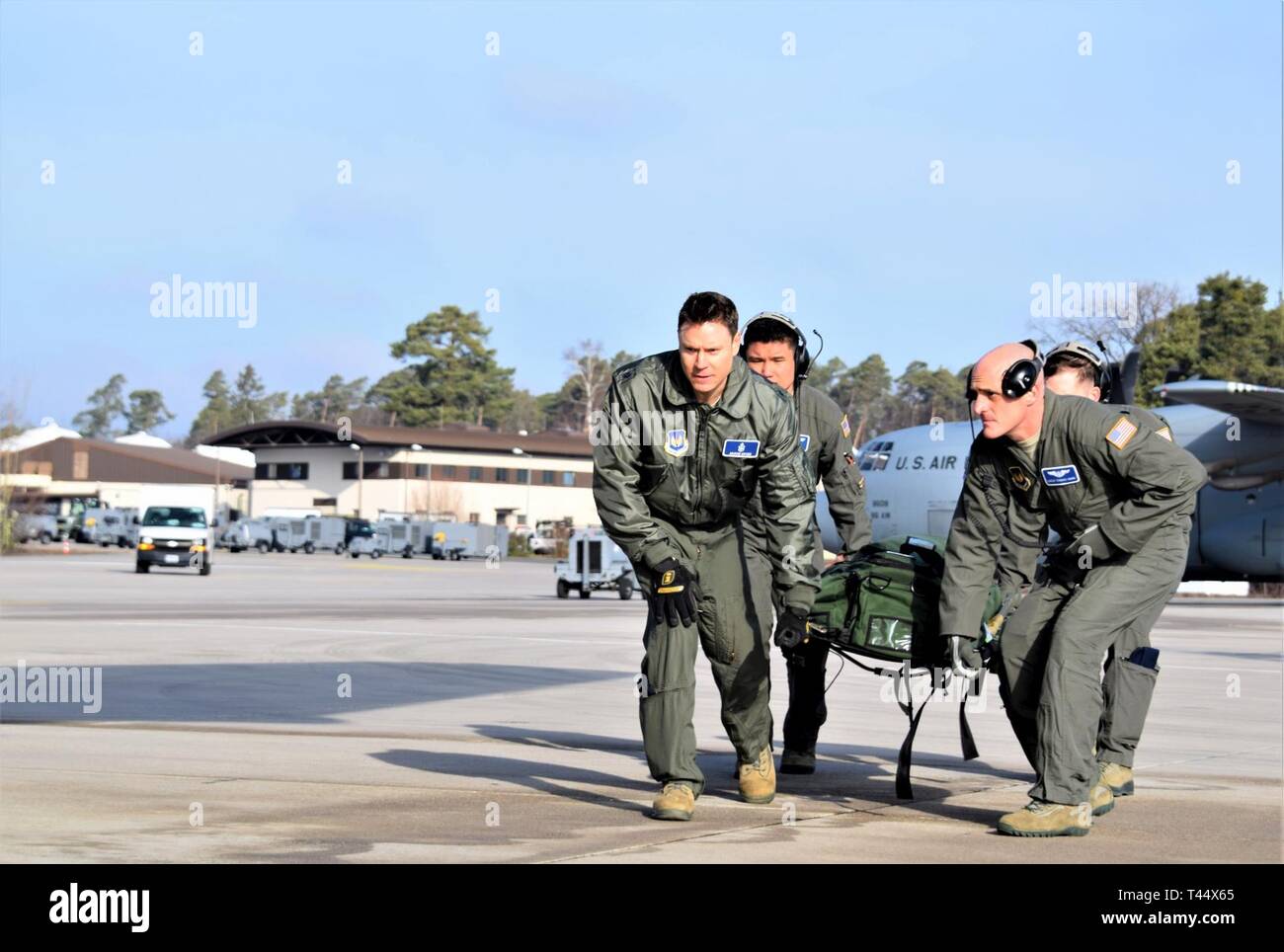 86th aeromedical evacuation squadron hi-res stock photography and ...