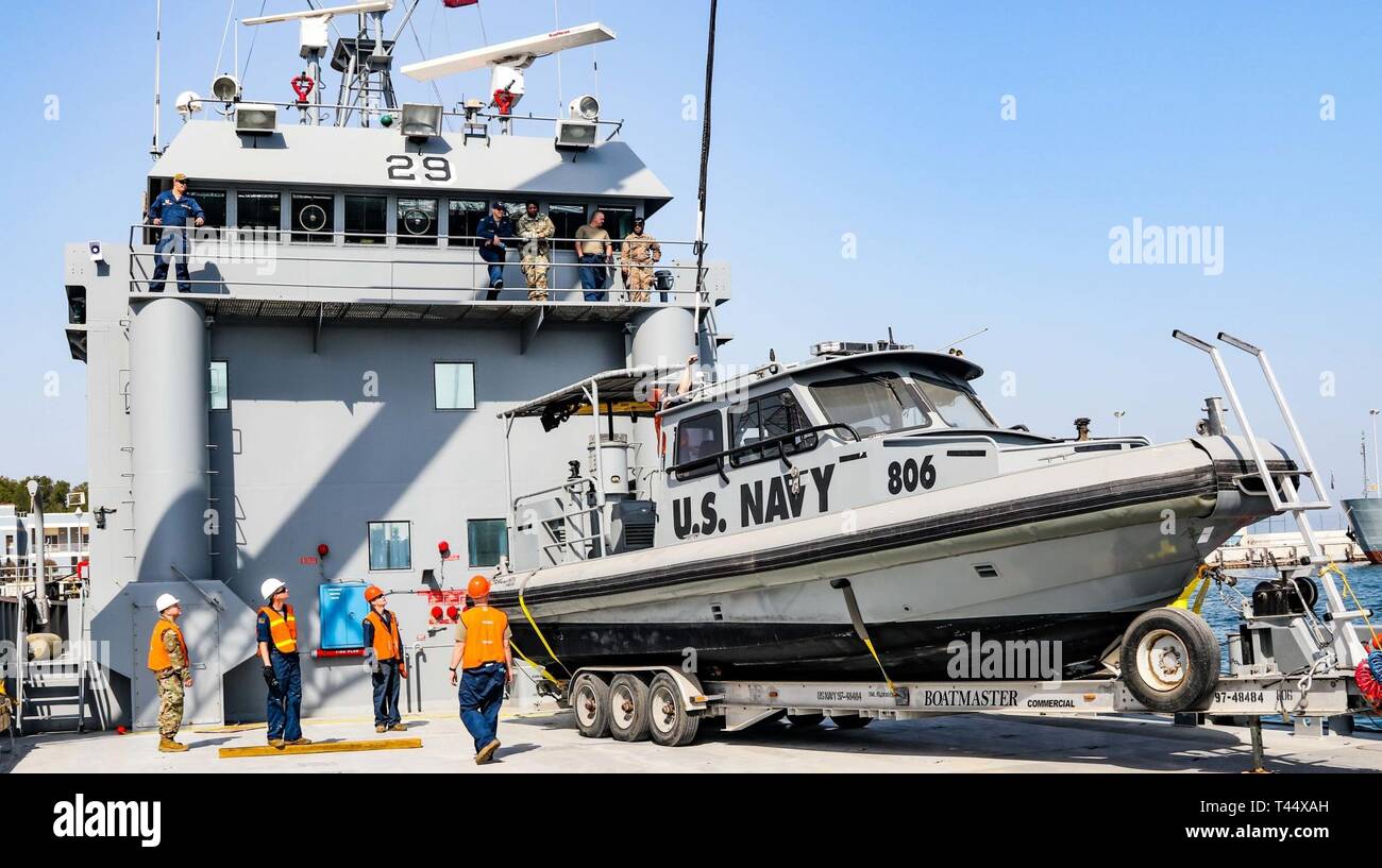 Soldiers of the U.S. Army's 97th Transportation Company, Landing Craft ...