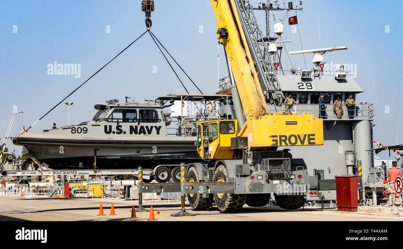 Soldiers of the U.S. Army's 97th Transportation Company, Landing Craft ...