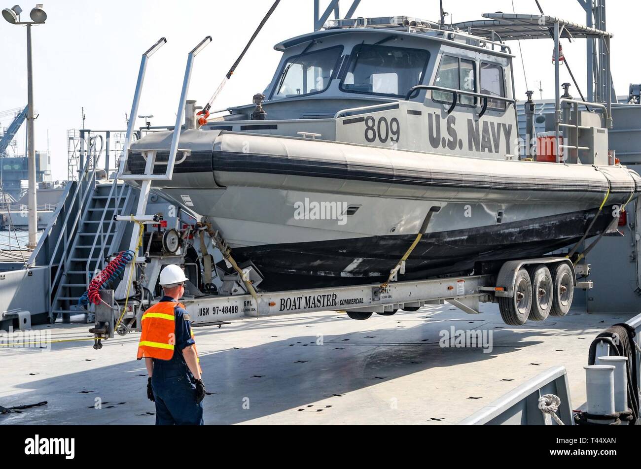 Soldiers of the U.S. Army's 97th Transportation Company, Landing Craft ...