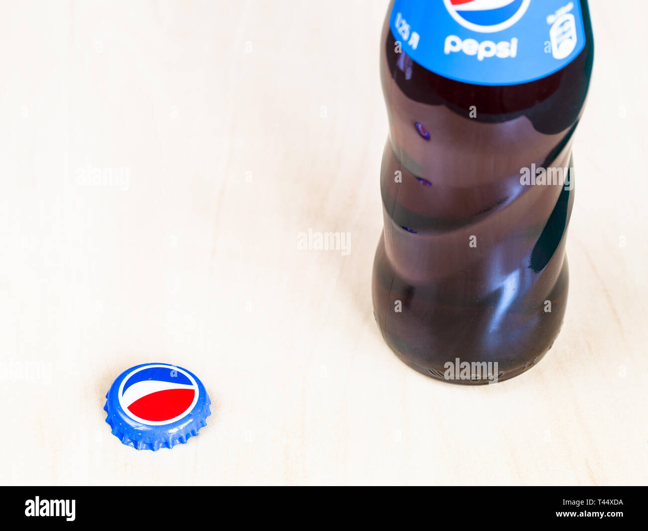 Crown cork hi-res stock photography and images - Alamy