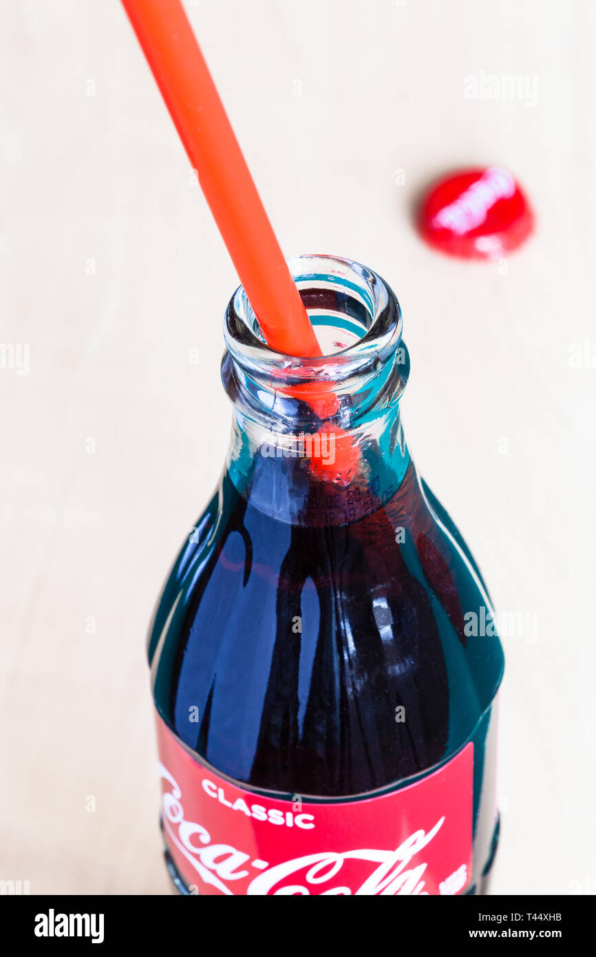 Coca cola bottle straw hi-res stock photography and images - Alamy