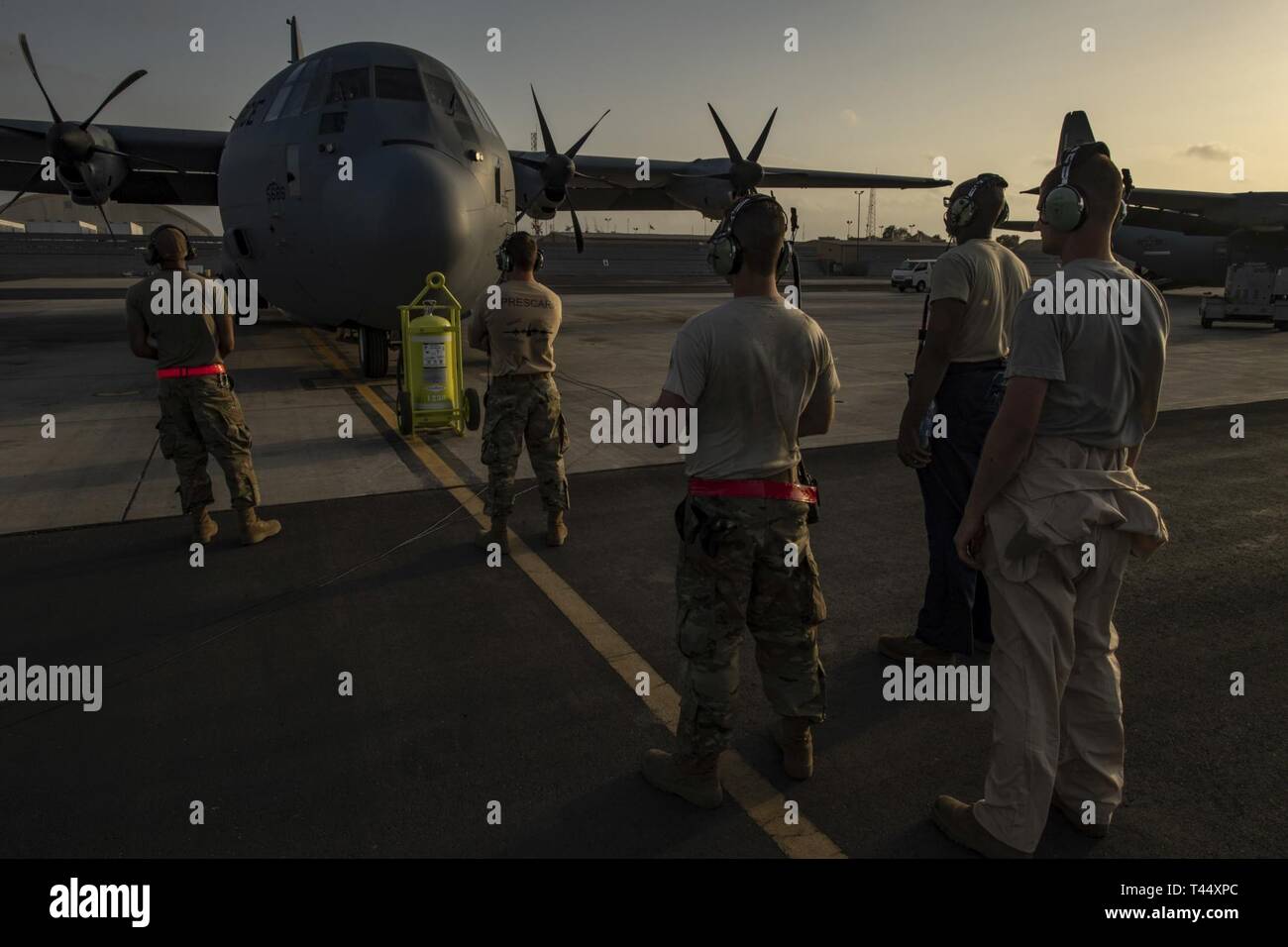 U.S. Air Force maintainers assigned to the 75th Expeditionary Airlift ...