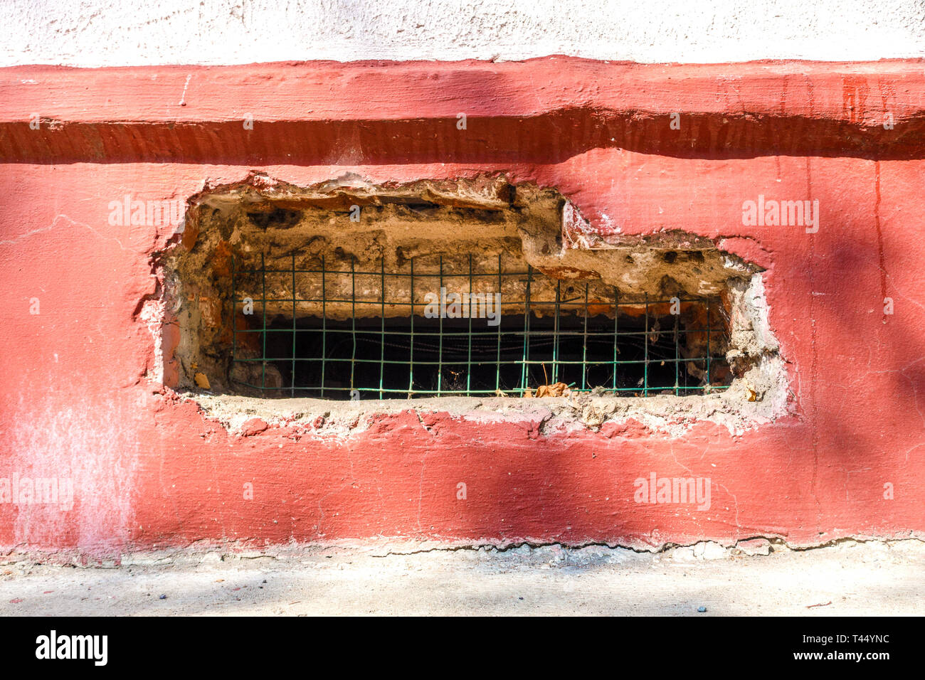 Rough out house building hi-res stock photography and images - Alamy