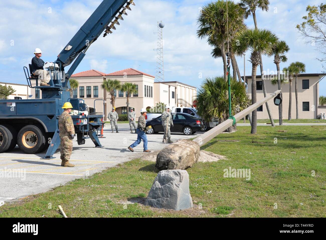 U.S. Air Force Tech. Sgt. Danny Wildman and Master Sgt. Gregory Wolf ...