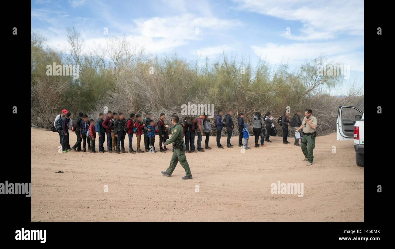 Armed cbp agents hi-res stock photography and images - Alamy