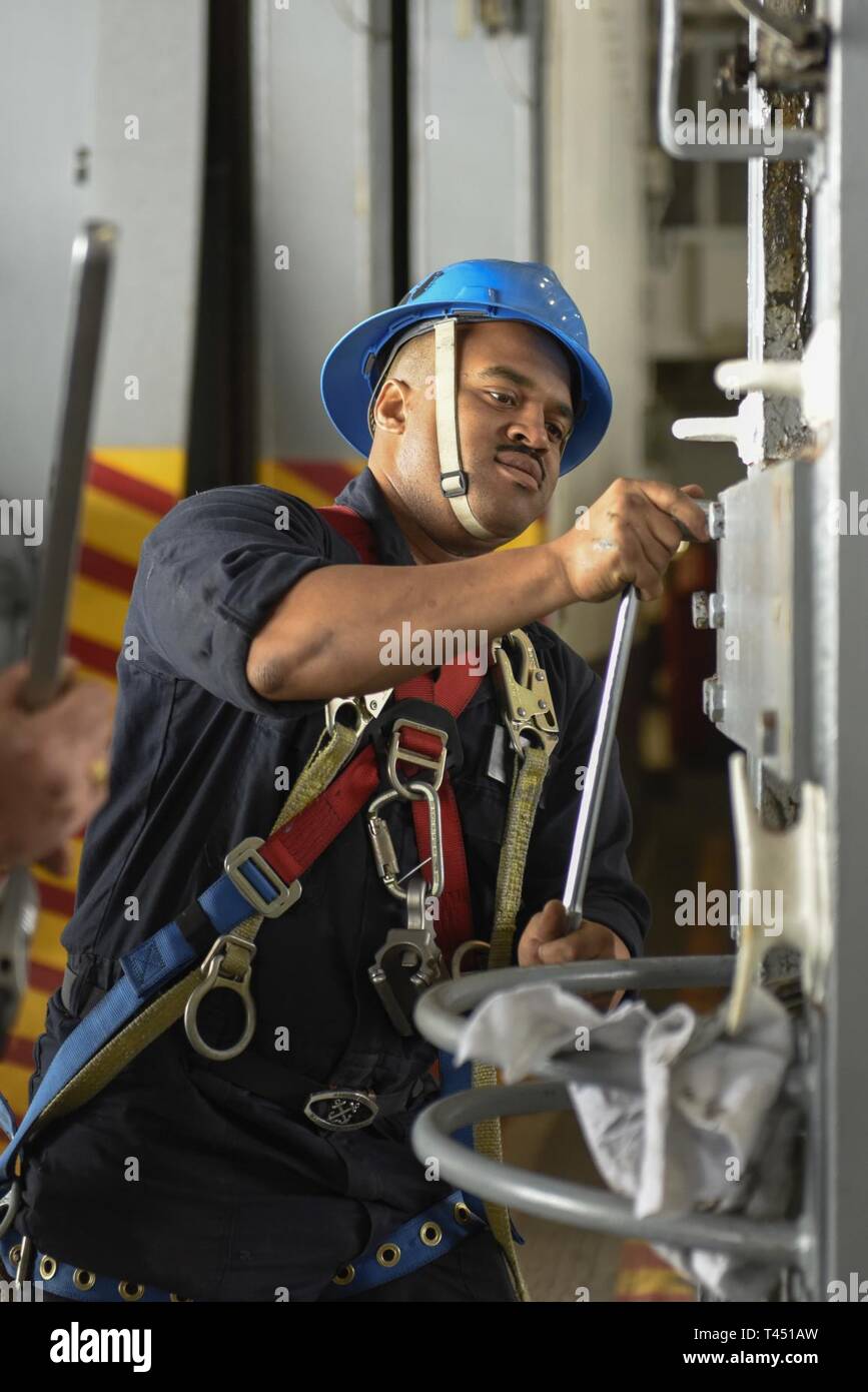 Sliding padeye hi-res stock photography and images - Alamy