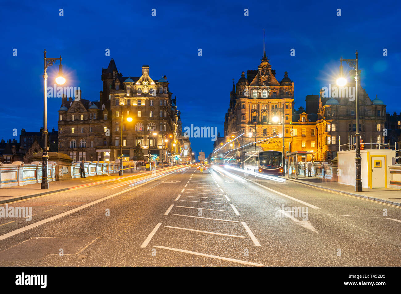 Edinburgh castle sunset aerial hi-res stock photography and images - Alamy