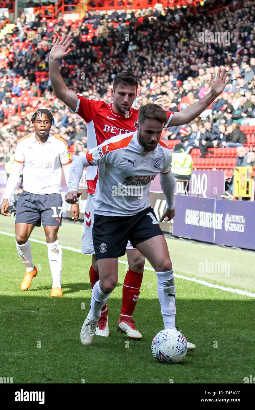 Charlton athletic andrew shinnie hi-res stock photography and images ...