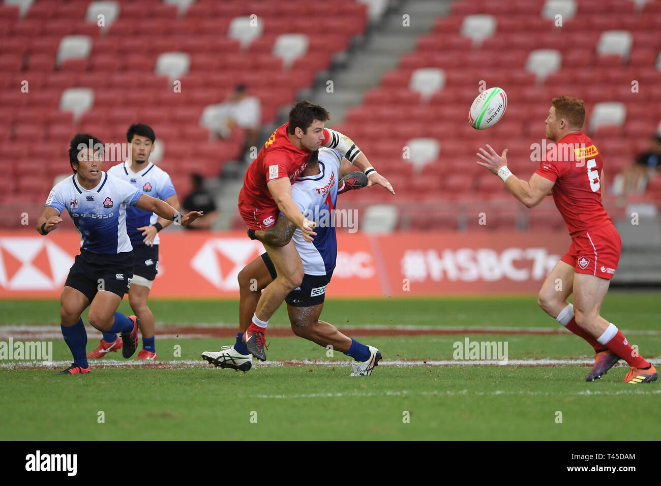 Singapore. 14th Apr, 2019. (L-F) Matt Mullins (CAN) - Michael Toloke ...