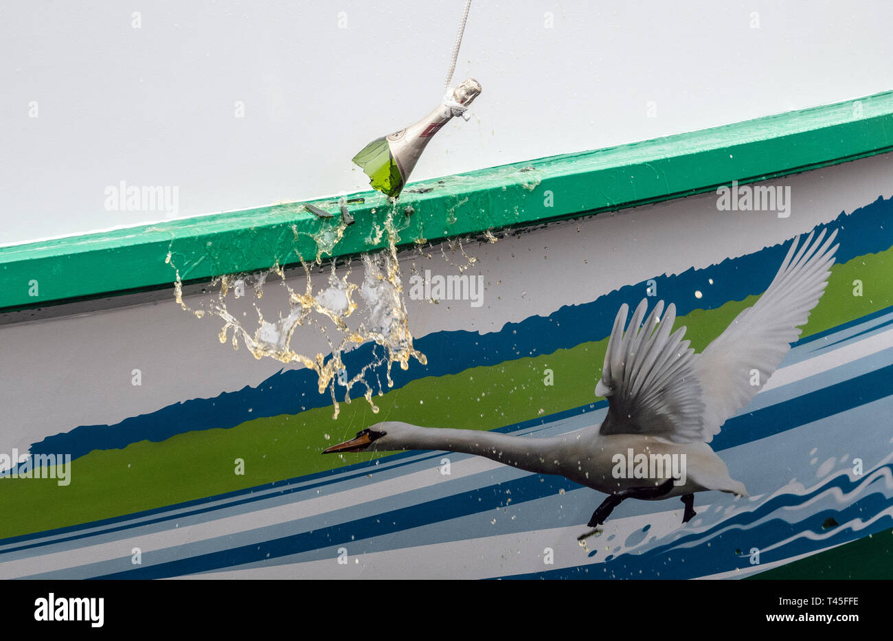 Potsdam, Germany. 14th Apr, 2019. A bottle of champagne breaks during ...