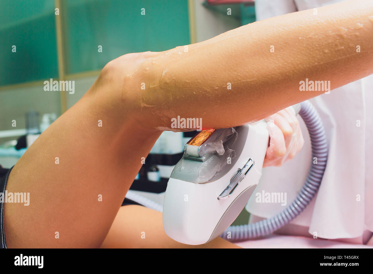 Cavitation electrolysis hi-res stock photography and images - Alamy