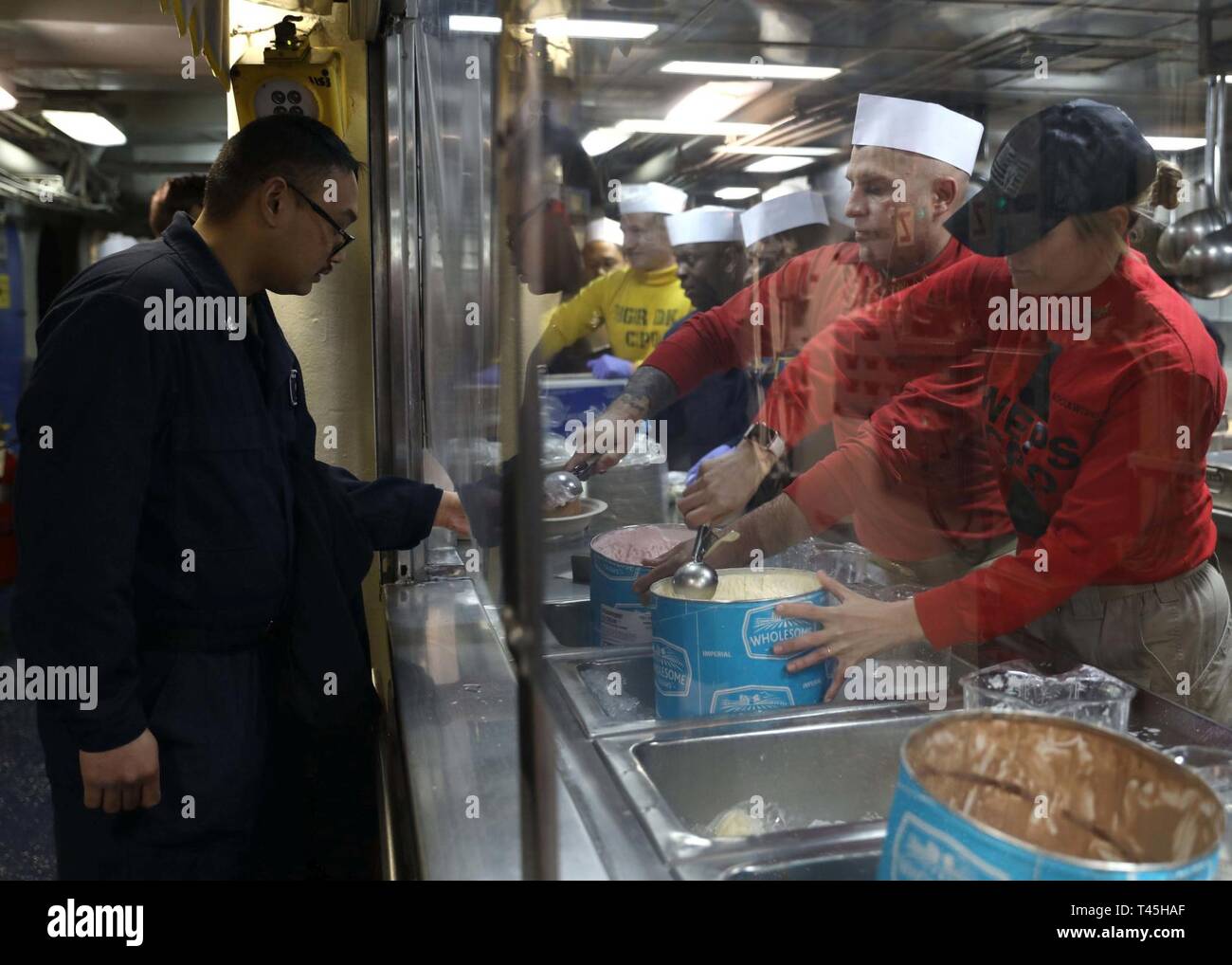 OCEAN (Feb. 25, 2019) The amphibious assault ship USS Bataan (LHD 5 ...