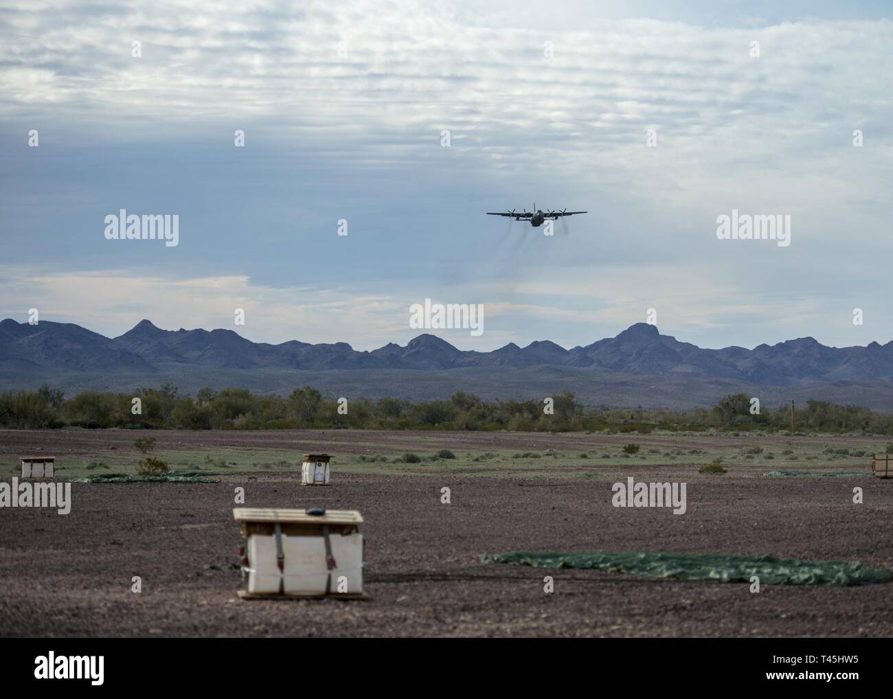 133 airlift wing hi-res stock photography and images - Alamy