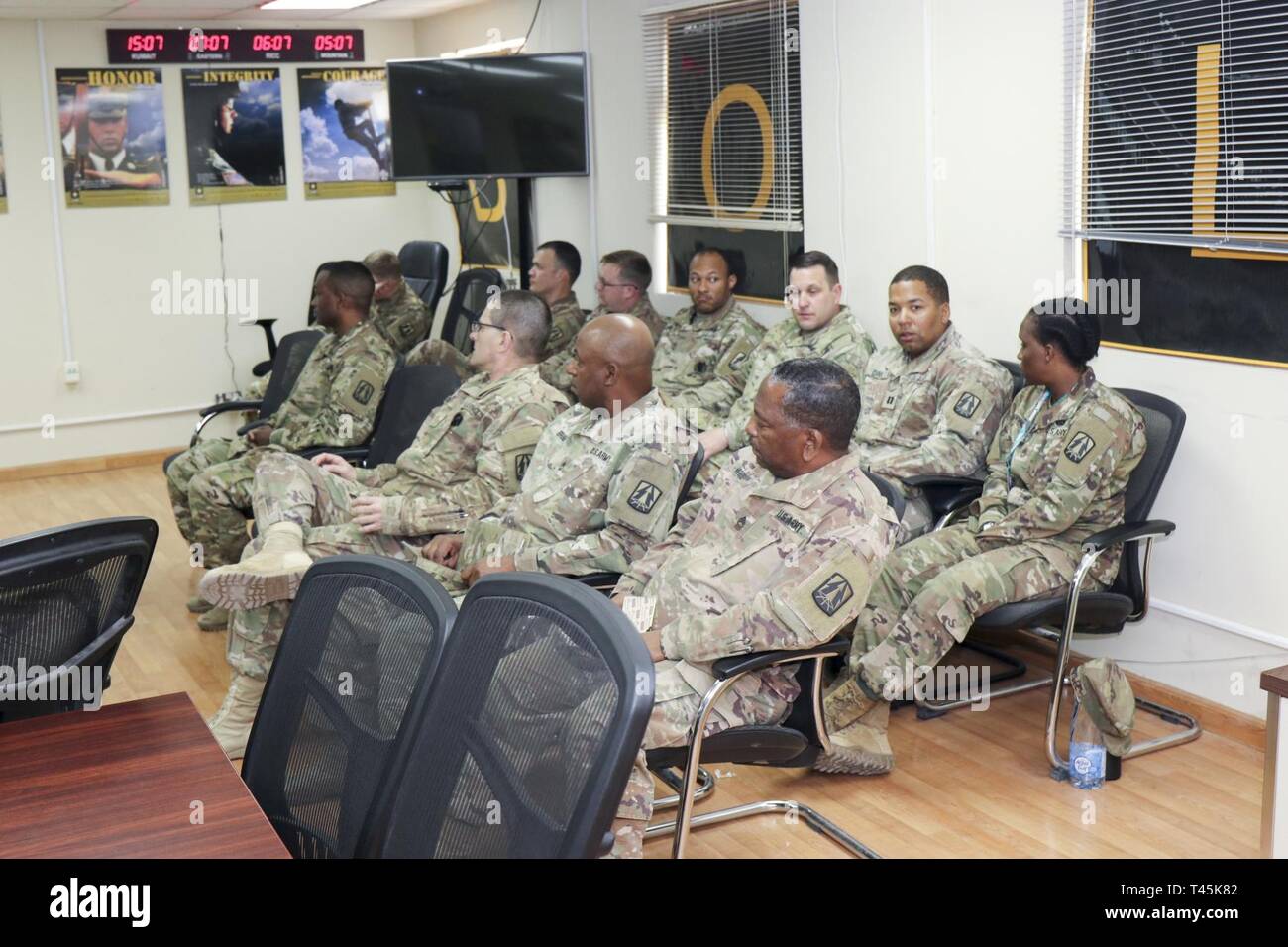 U.S. Army Soldiers from the 335th Signal Command (Theater) (Provisional ...