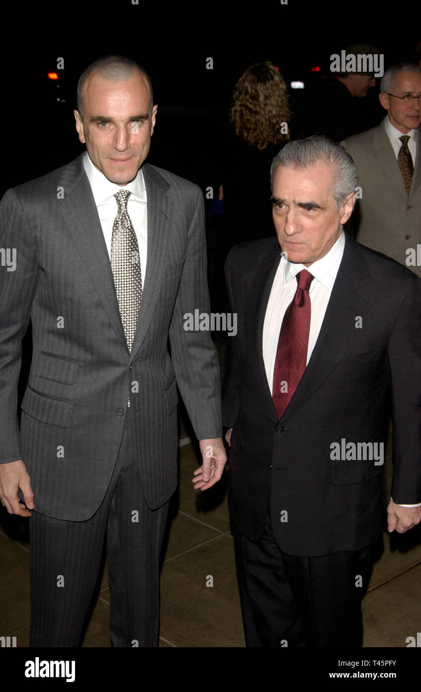 LOS ANGELES, CA. January 17, 2003: Actor DANIEL DAY LEWIS (left ...