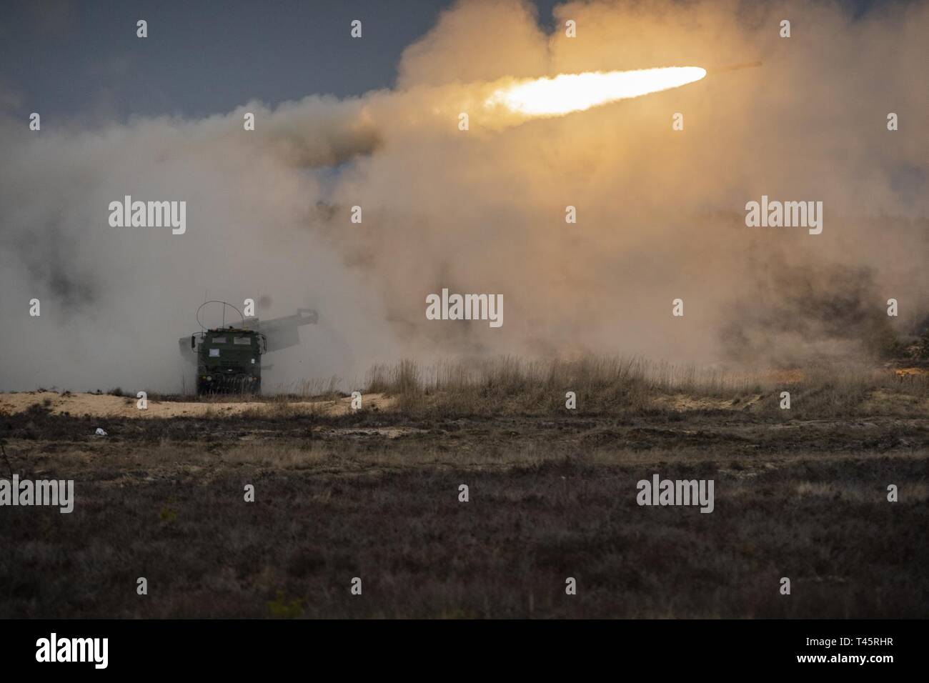 Marines fox battery 2nd battalion hi-res stock photography and images ...