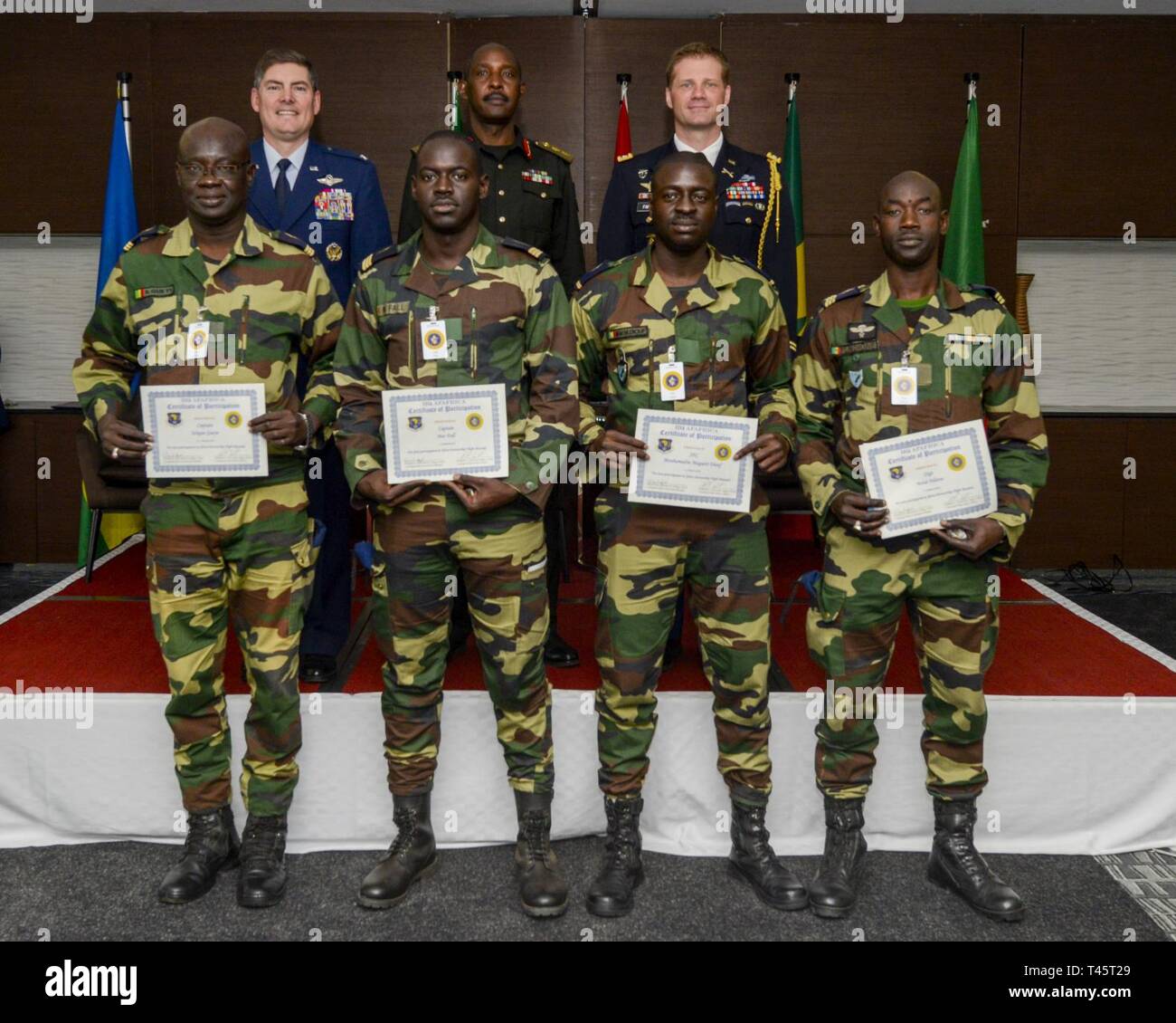 African partnership flight rwanda hi-res stock photography and images ...