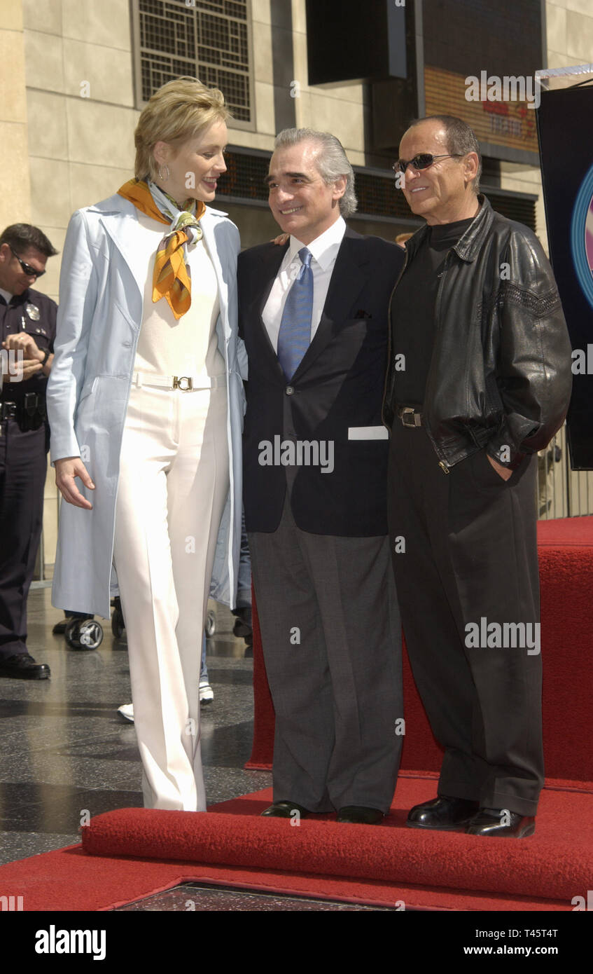 LOS ANGELES, CA. February 28, 2003: Director MARTIN SCORSESE (centre ...