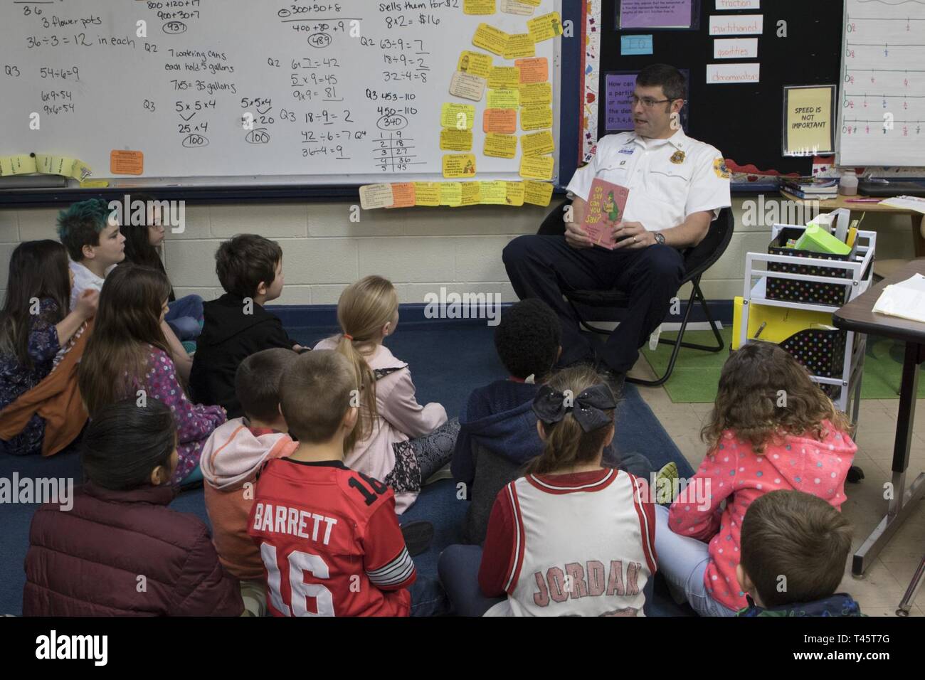 Marine corps libraries hi-res stock photography and images - Alamy