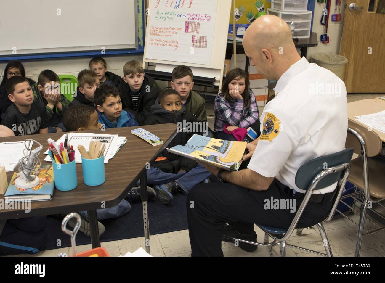 Marine corps libraries hi-res stock photography and images - Alamy