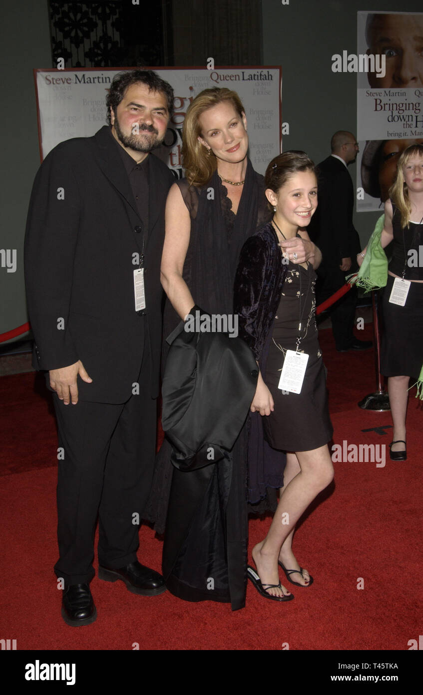 Elizabeth perkins and julio macat hi-res stock photography and images ...