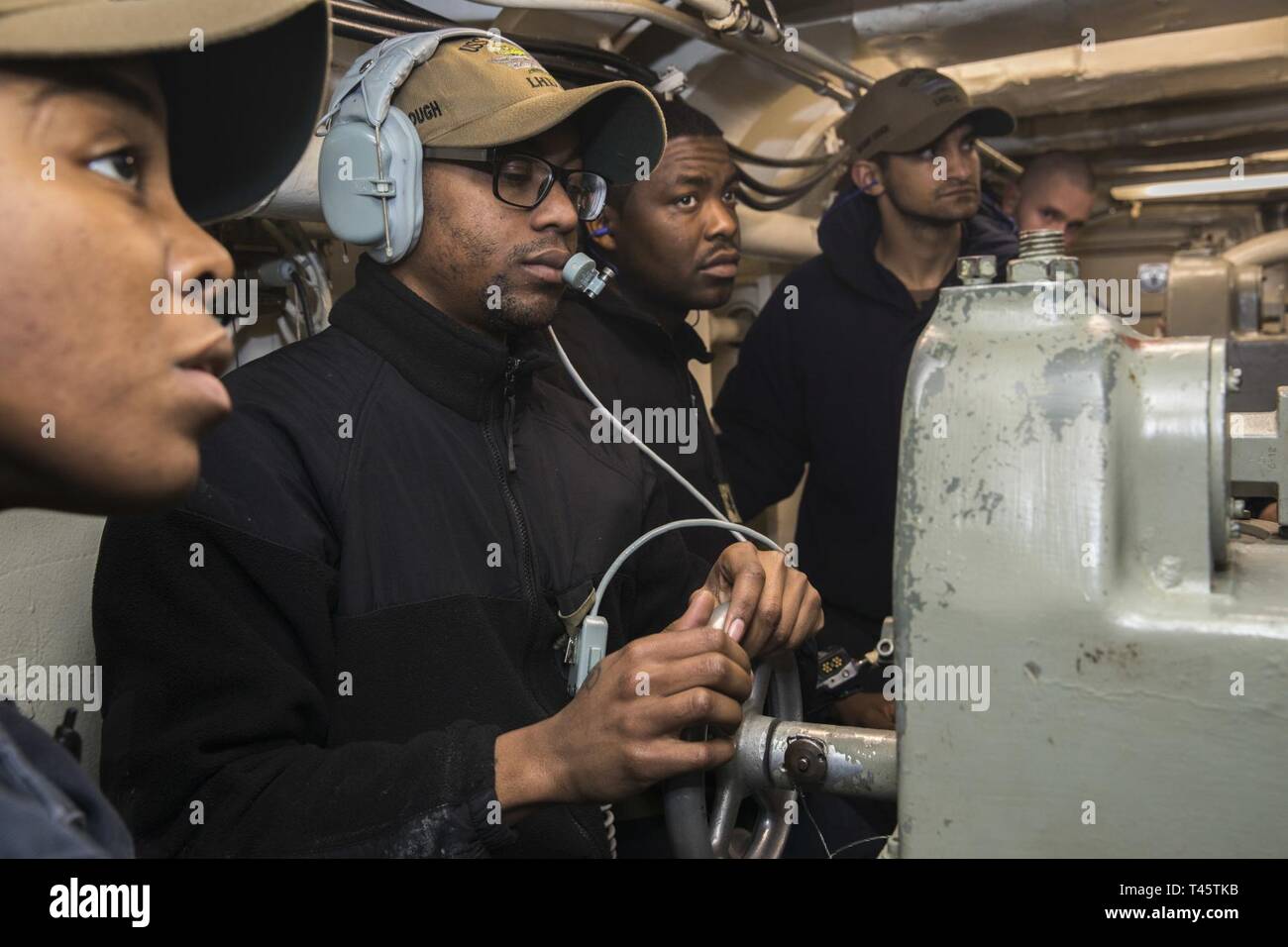 OCEAN (Mar. 8, 2019) Boatswain's Mate 2nd Class Etienne Jackson ...