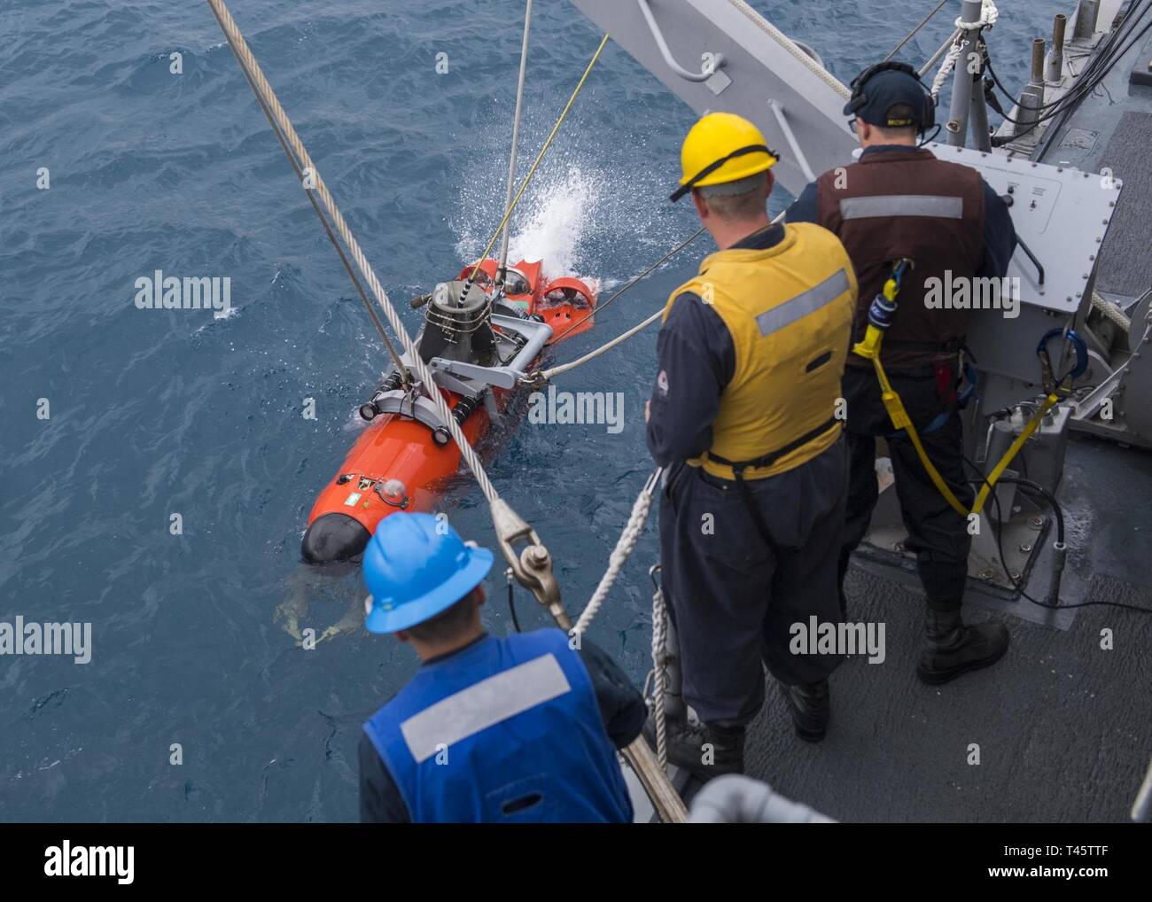 Mines countermeasure ship hi-res stock photography and images - Alamy