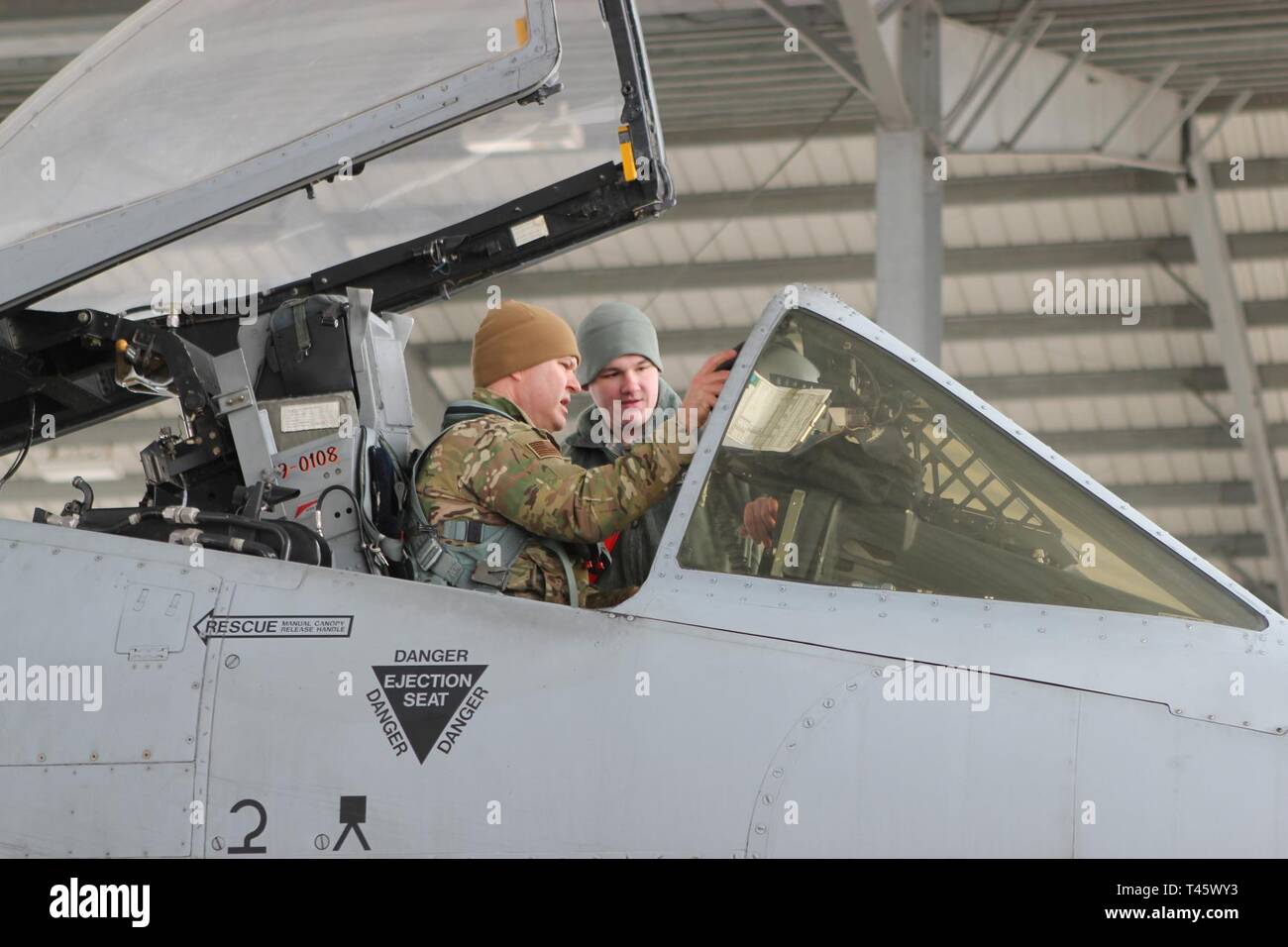 Airmen from around the 127th Maintenance and 127th Operations groups ...