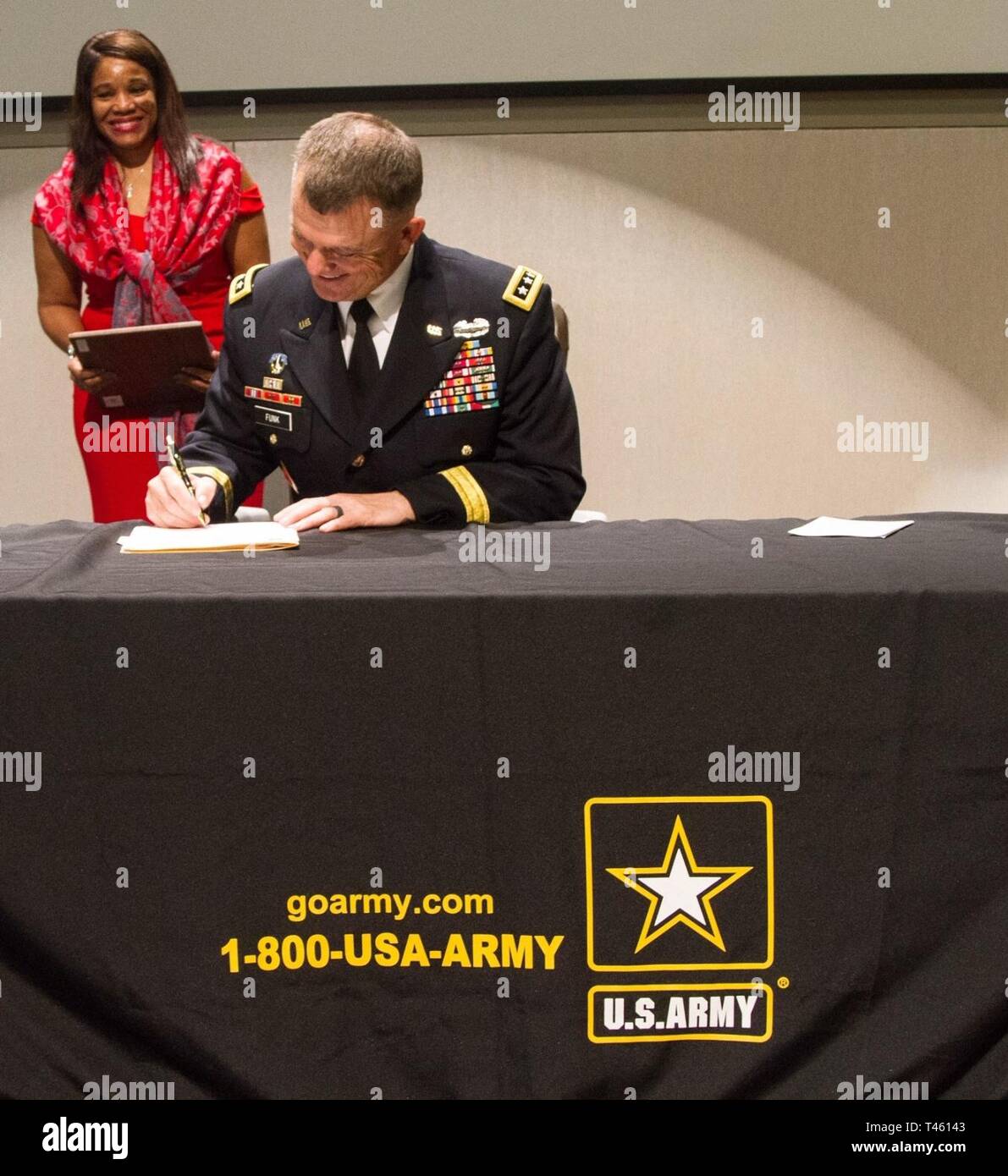 Gen paul e funk ii hi-res stock photography and images - Alamy