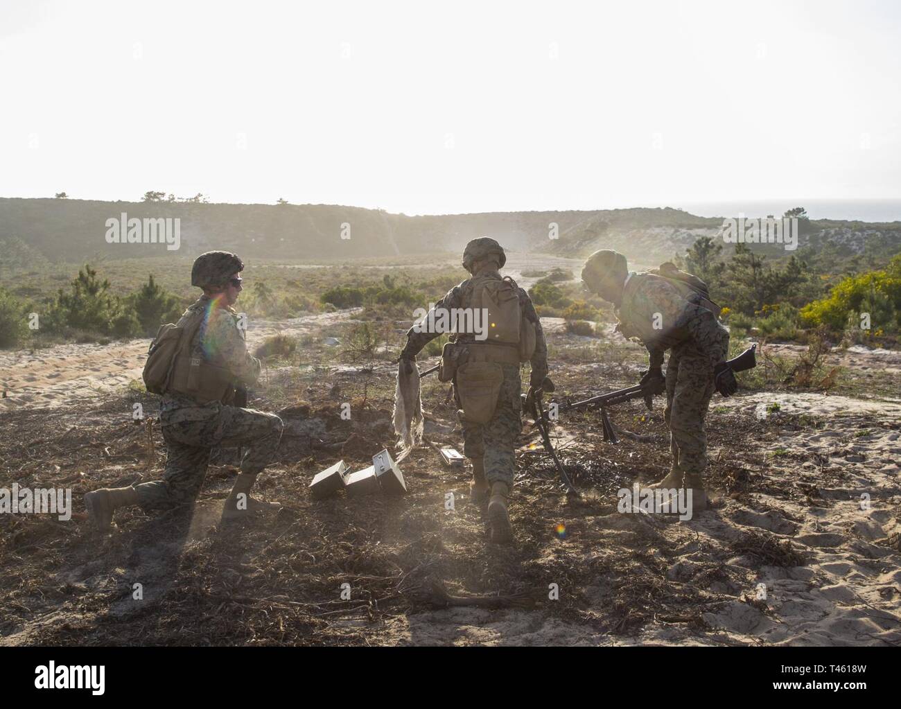 Military machine gun set up hi-res stock photography and images - Alamy