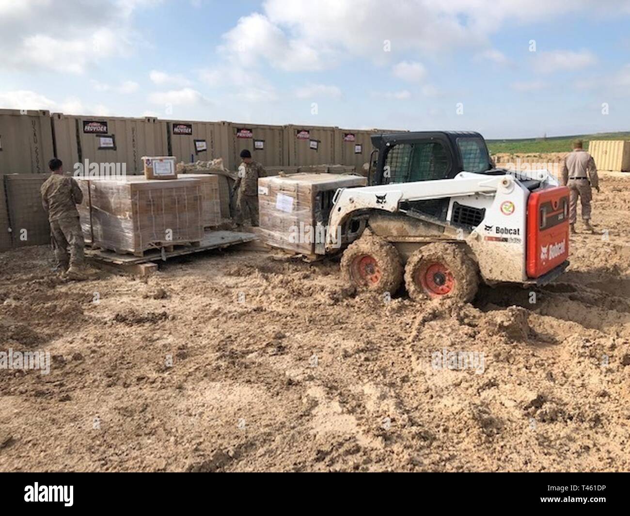 Staff Sgt. Clayton Narvaezlugo and Staff Sgt. Kenneth Hunt, 620th ...