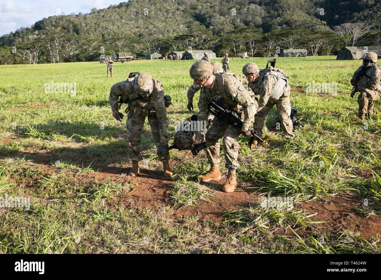U.S. Army Soldiers assigned to 209th Aviation Support Battalion, 25th ...