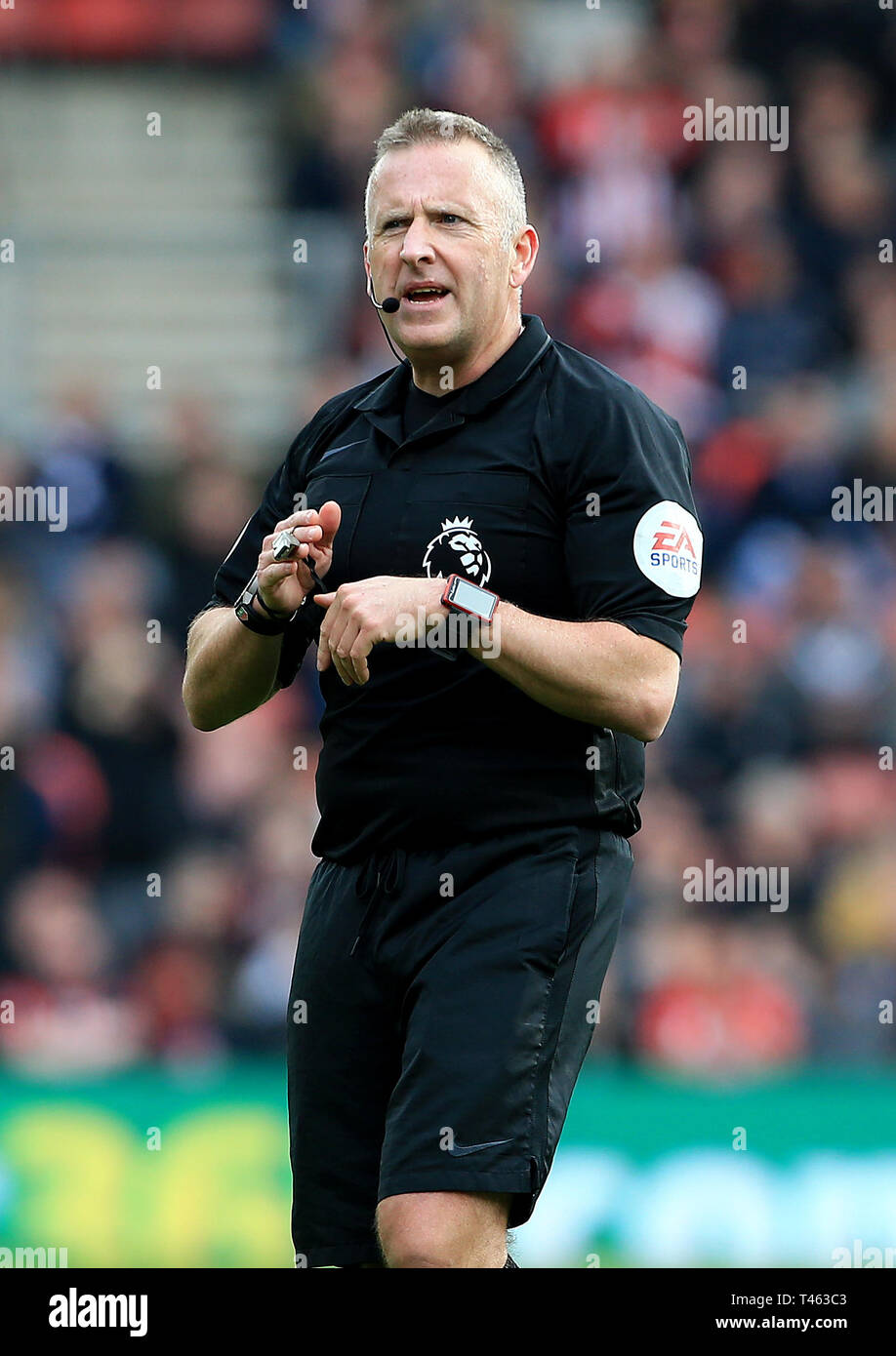 Match referee Jon Moss during the Premier League match at St Mary's ...