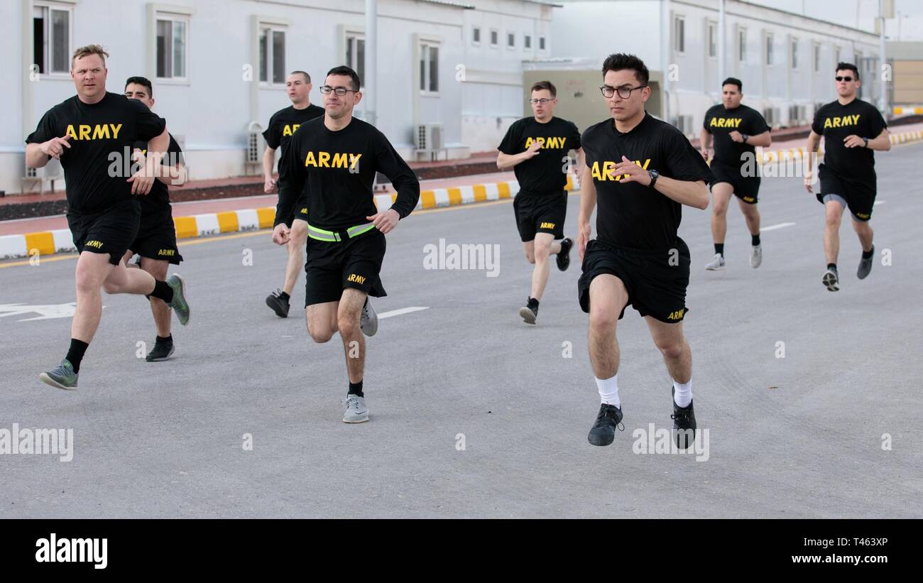 U s military training run hi-res stock photography and images - Alamy