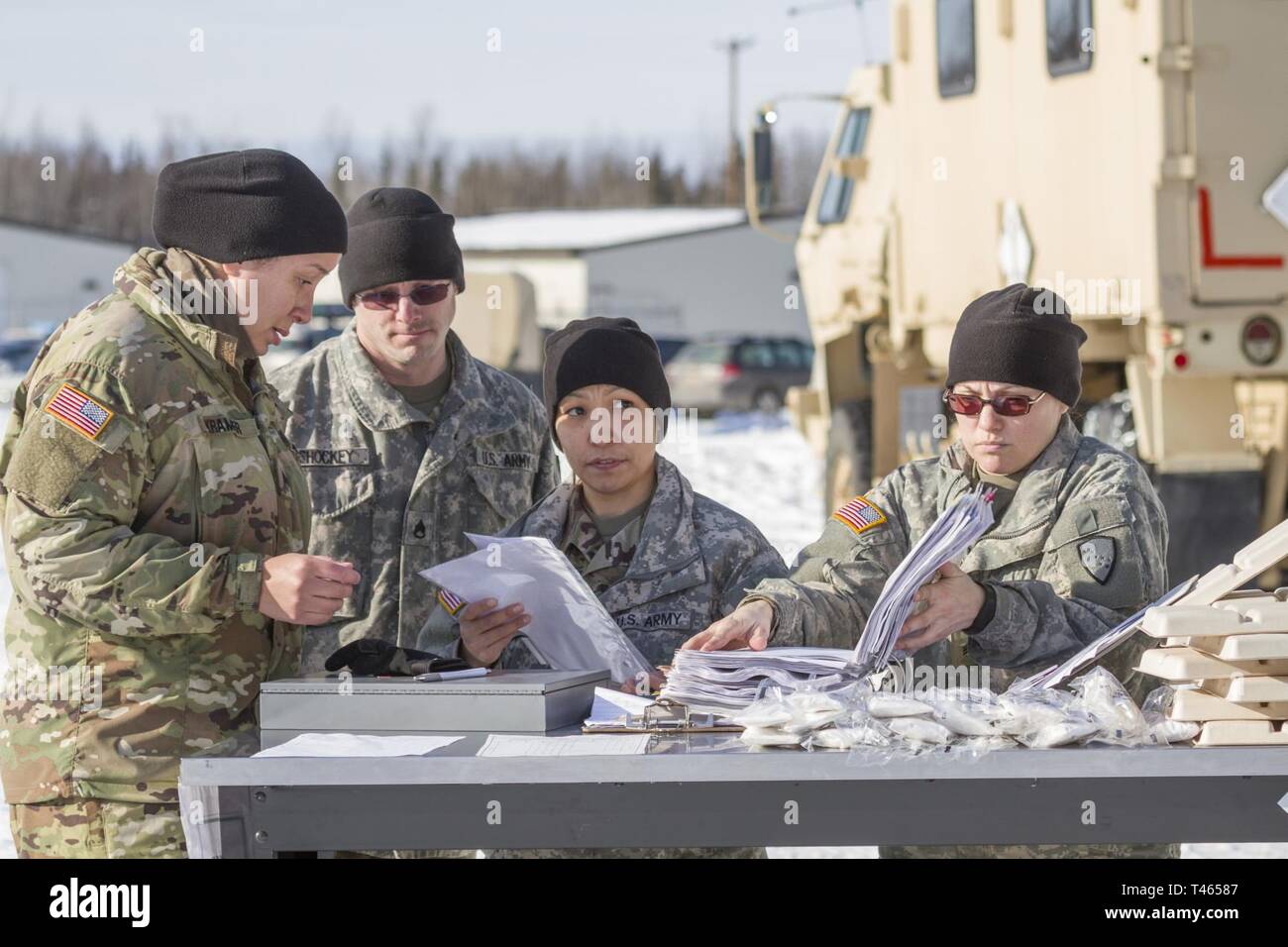 Alaska Army National Guardsmen of Echo Company, 1st Battalion, 207th ...