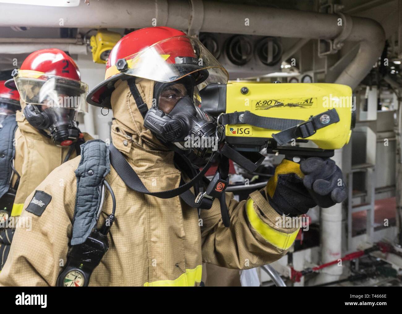 Naval firefighting thermal imager nfti hi-res stock photography and ...