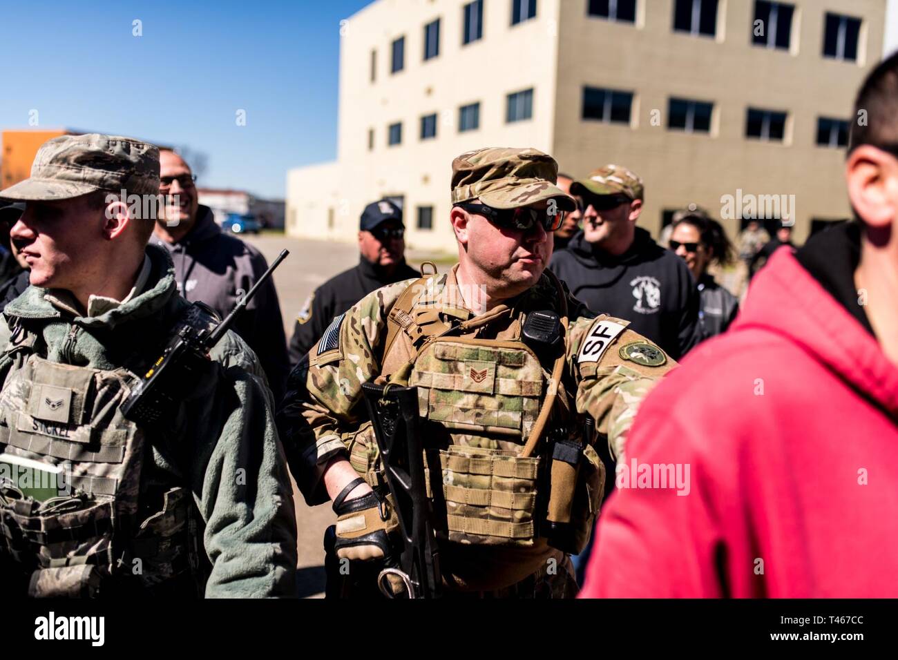 National guard help disaster 2019 hi-res stock photography and images ...