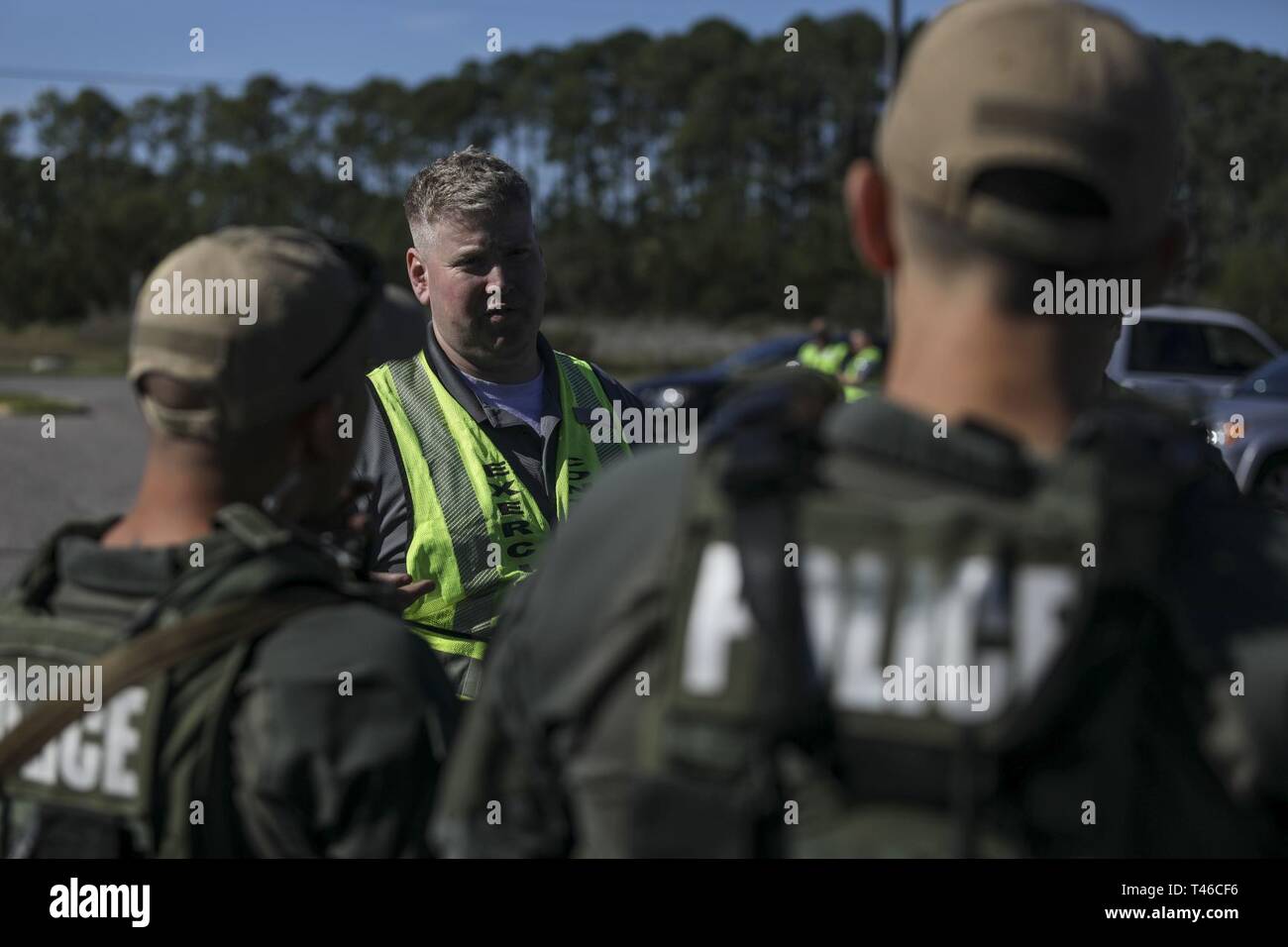 U.S. Marines with Special Reaction Team (SRT), Provost Marshal's Office ...