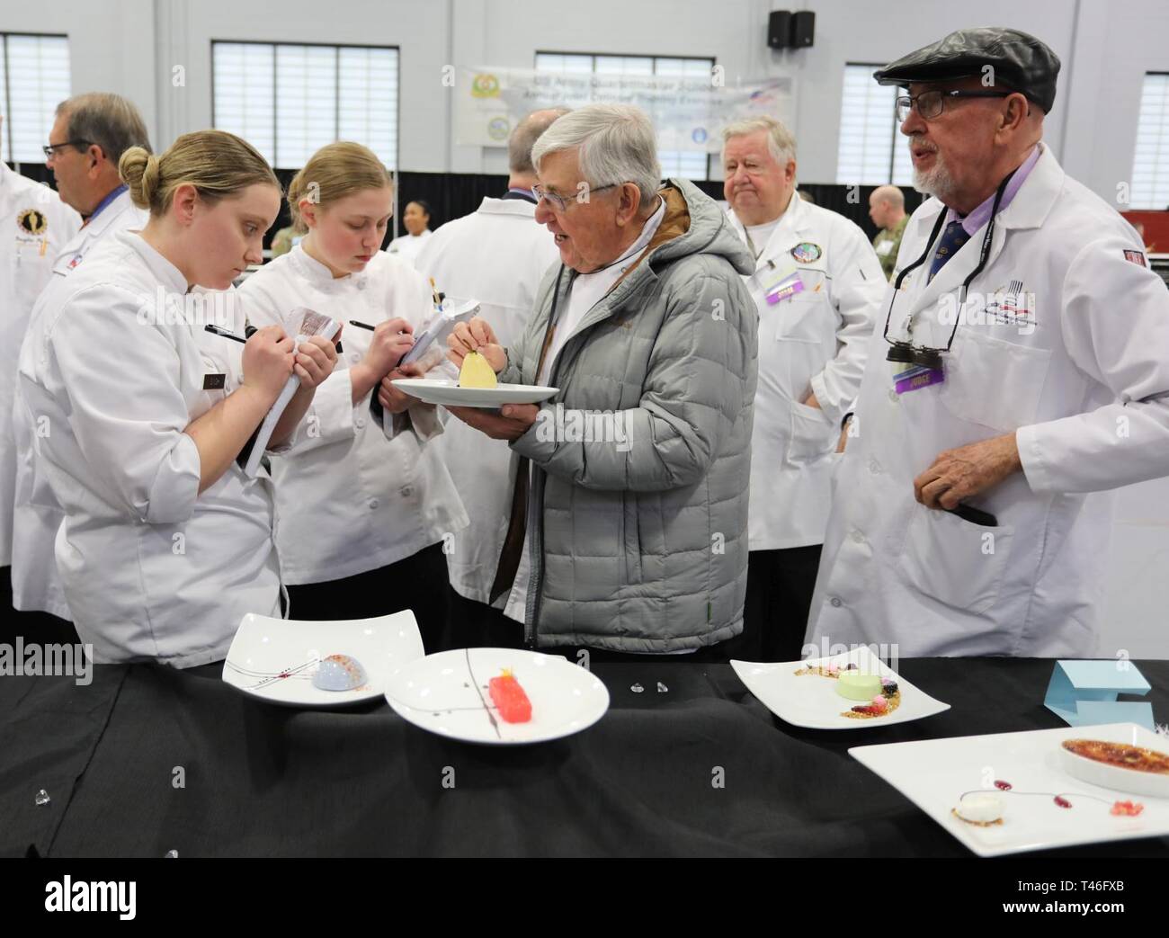America got talent judge table hi-res stock photography and images - Alamy