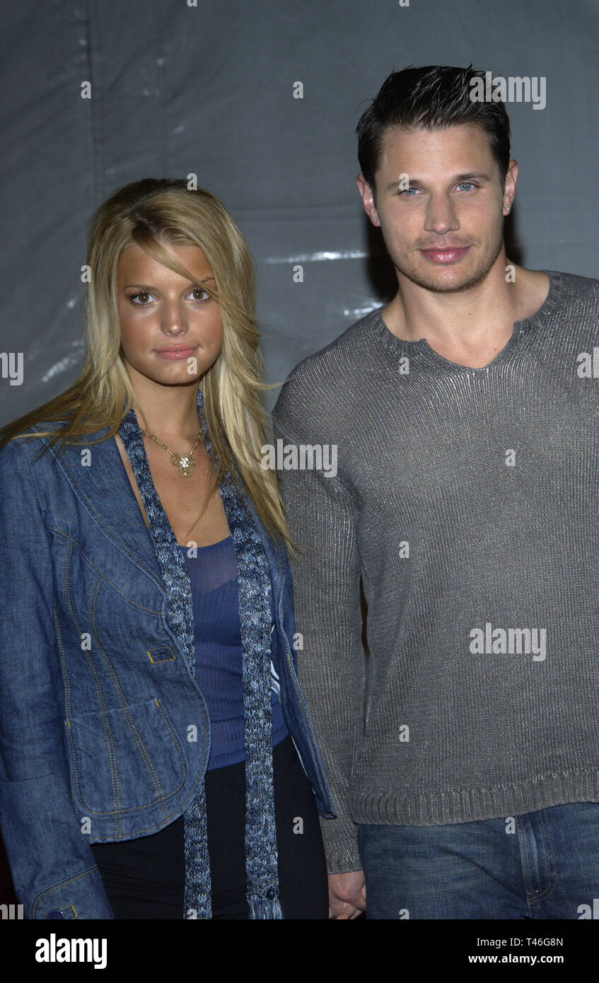 LOS ANGELES, CA. March 18, 2003: Pop stars JESSICA SIMPSON & boyfriend ...