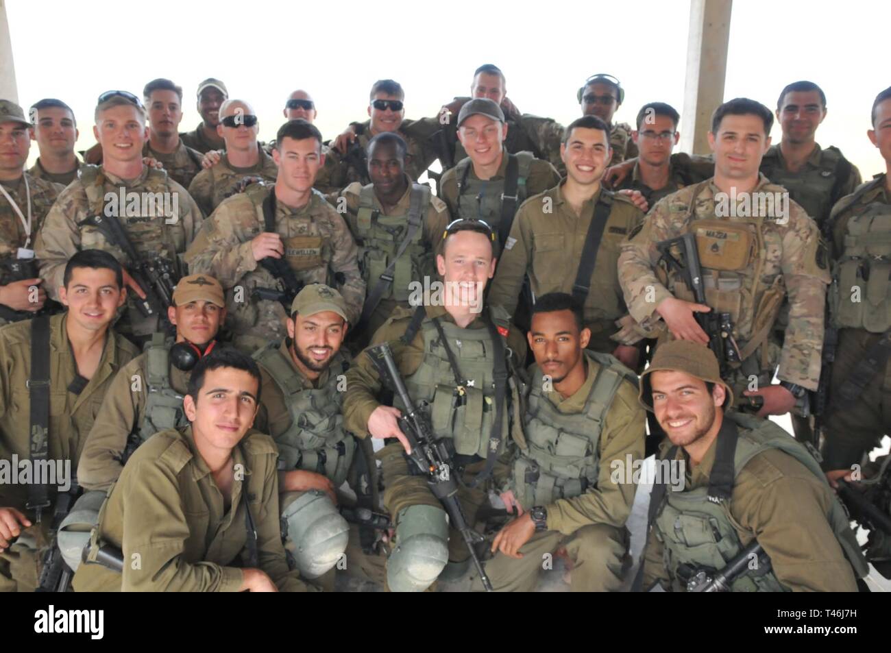 Idf paratroopers hi-res stock photography and images - Alamy