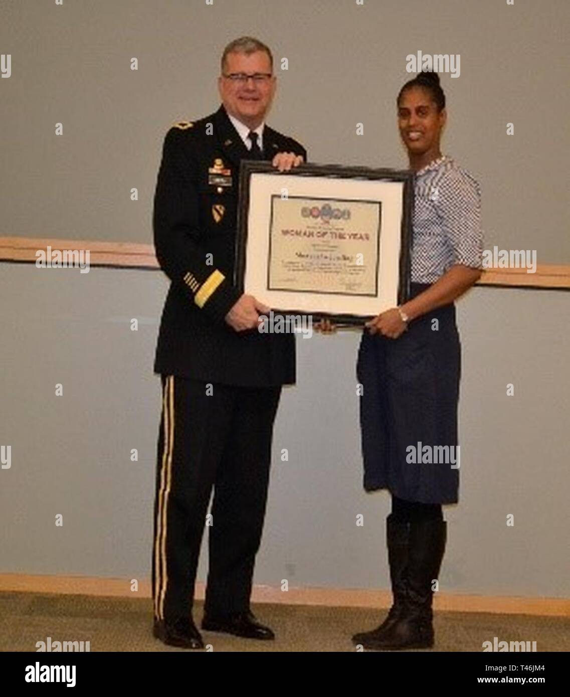 Army Brig. Gen. Mark Simerly, DLA Troop Support commander, left ...