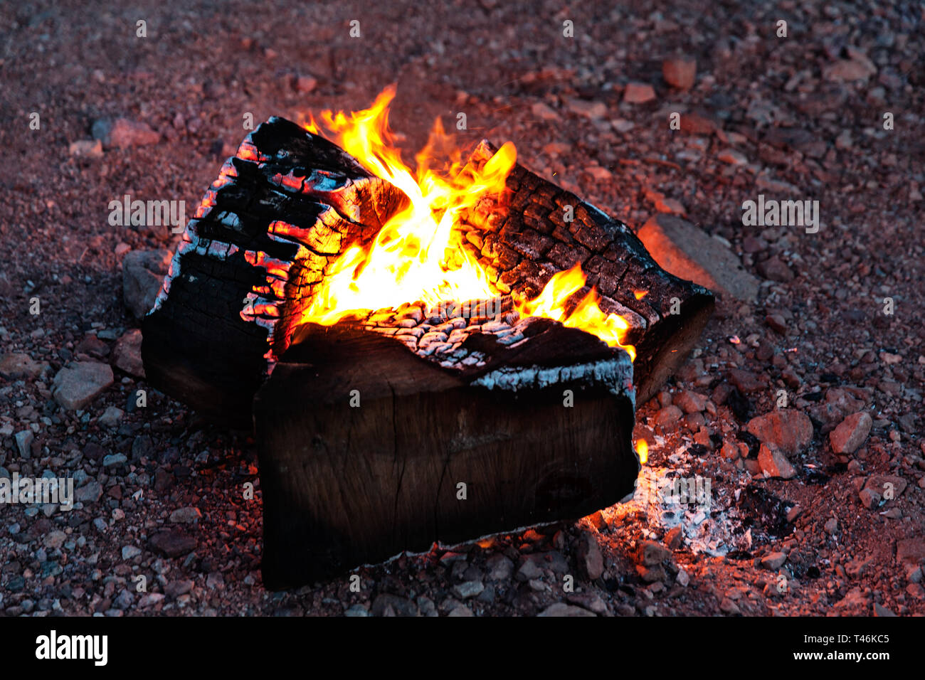 Hot campfire rocks hi-res stock photography and images - Alamy