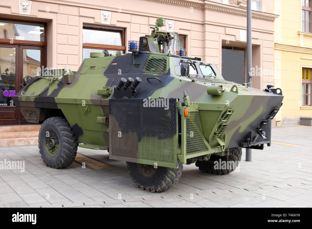 Armored armoured vehicle hi-res stock photography and images - Alamy